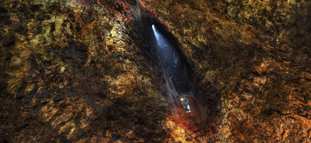 lava-cave - 'איסלנד אחרת'